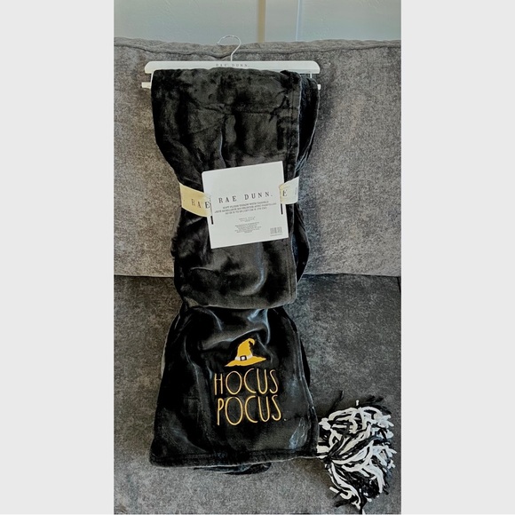 Rae Dunn | Bedding | Nwt Rae Dunn Hocus Pocus Blanket With Tassels ...